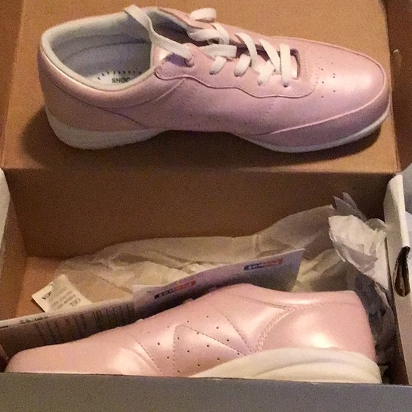 Propet | Shoes | Proper New In Box Size 9m Pink A Great Walking Shoe ...